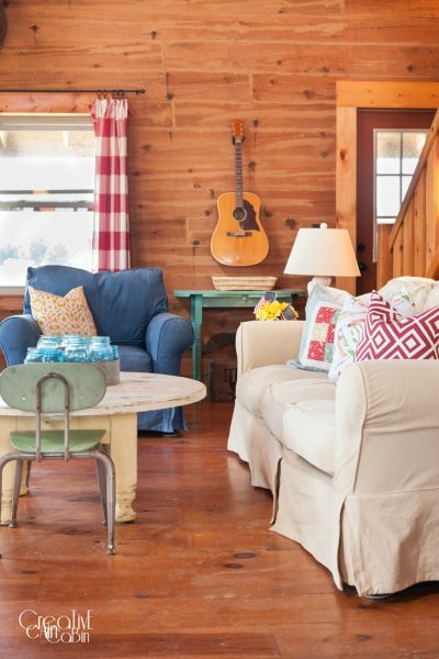 Winter Living Room in Navy Blue and Rust - CREATIVE CAIN CABIN