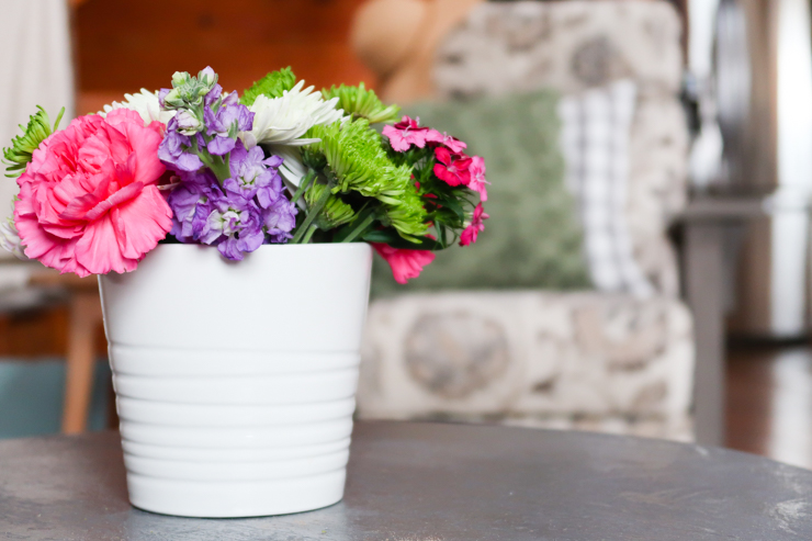 Spring Floral Bouquet With Grocery Store Flowers - CREATIVE CAIN CABIN