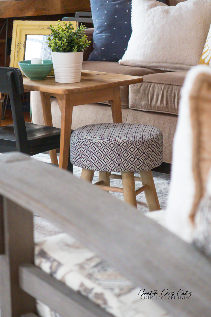 Spring Cabin Living Room Tour 2020 - CREATIVE CAIN CABIN